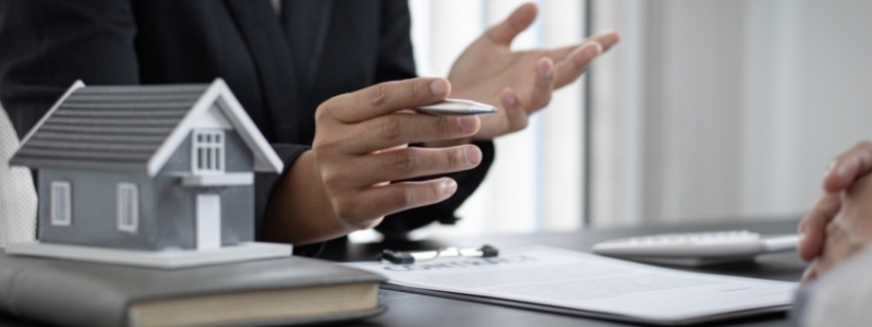 How should co-executors of a deceased estate act?